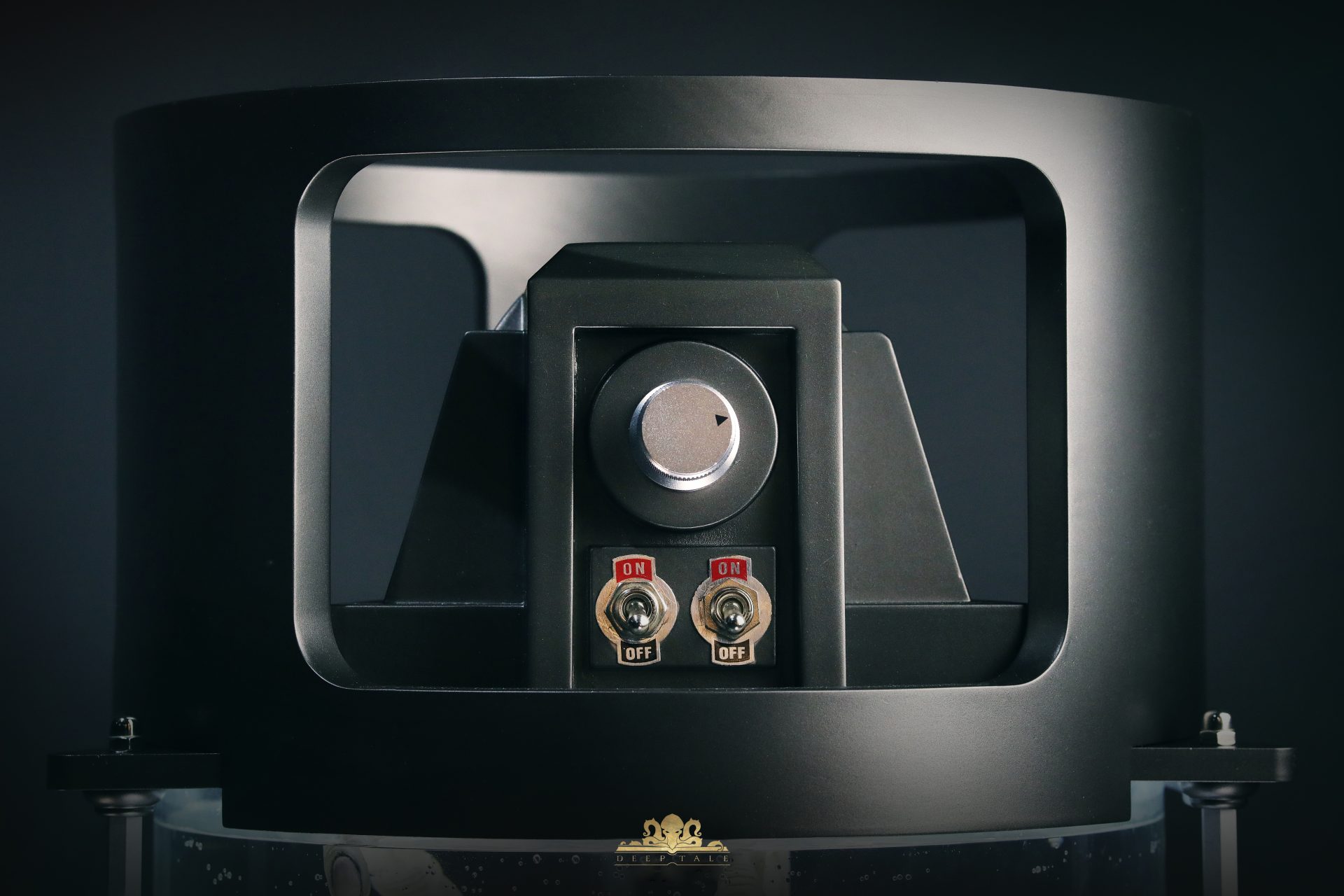 Deep Tale Studio Life Size Facehugger Stasis Chamber PREORDER - Toy Okoku